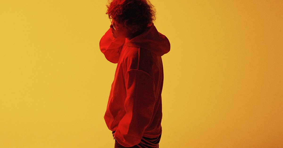 Vaundy、1stアルバム「strobo」オンラインリリパでメイキングや本人コメントも交えMVを一挙配信 | Musicman