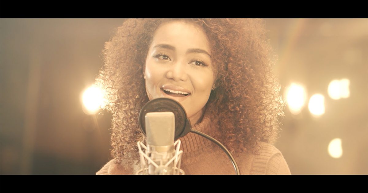 Crystal Kay、キャリア初となるカバーアルバム「I SING」より「なんでもないや（movie ver.）」スタジオ歌唱映像を公開 ...