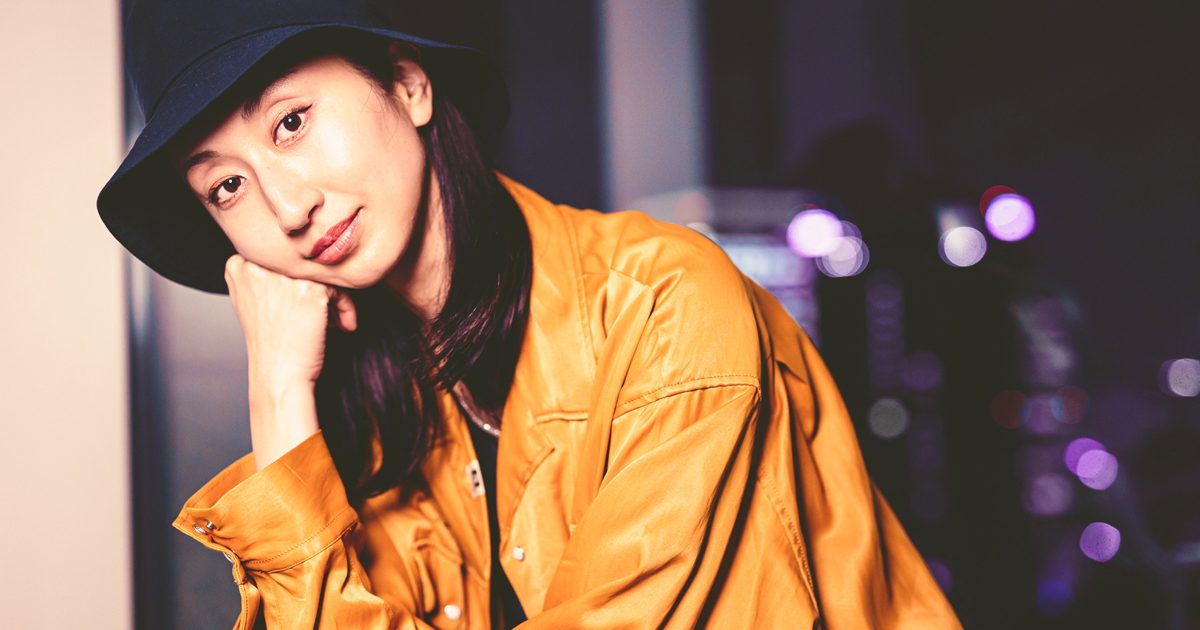 「歌に覚悟が乗っている」Ms.OOJAが語る、昭和のアーティストのすごさーー歌謡曲のカバーアルバム『流しのOOJA2』に込めた想い | Musicman