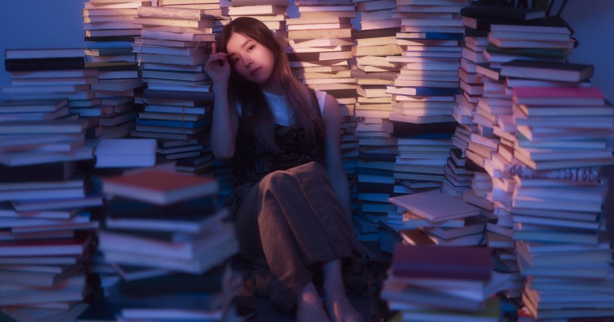 milet、新曲「December」MV公開 アルバム収録曲MV集のプレミア公開も | Musicman