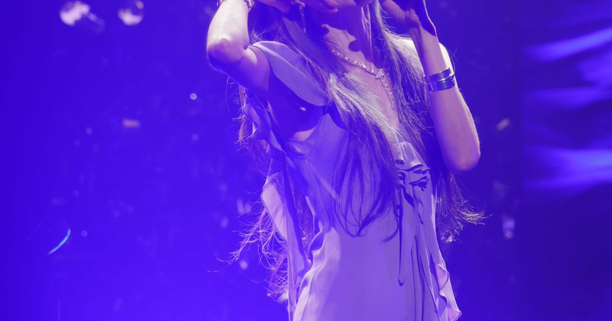 工藤静香、2023年の全国ツアー「Shizuka Kudo Acoustic Live Tour 2023」を12/6に映像化 | Musicman