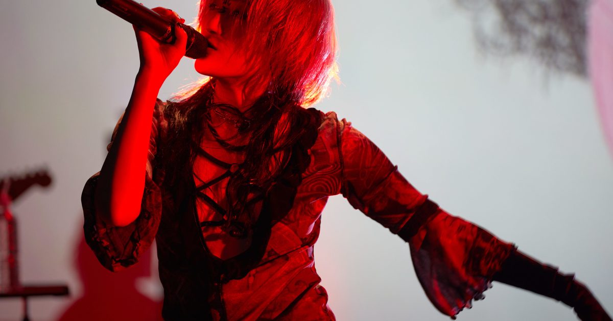 Tina Moon、初ワンマンは圧倒的なボーカル力と刺激的なサウンドで新たなステージの扉を開く | Musicman