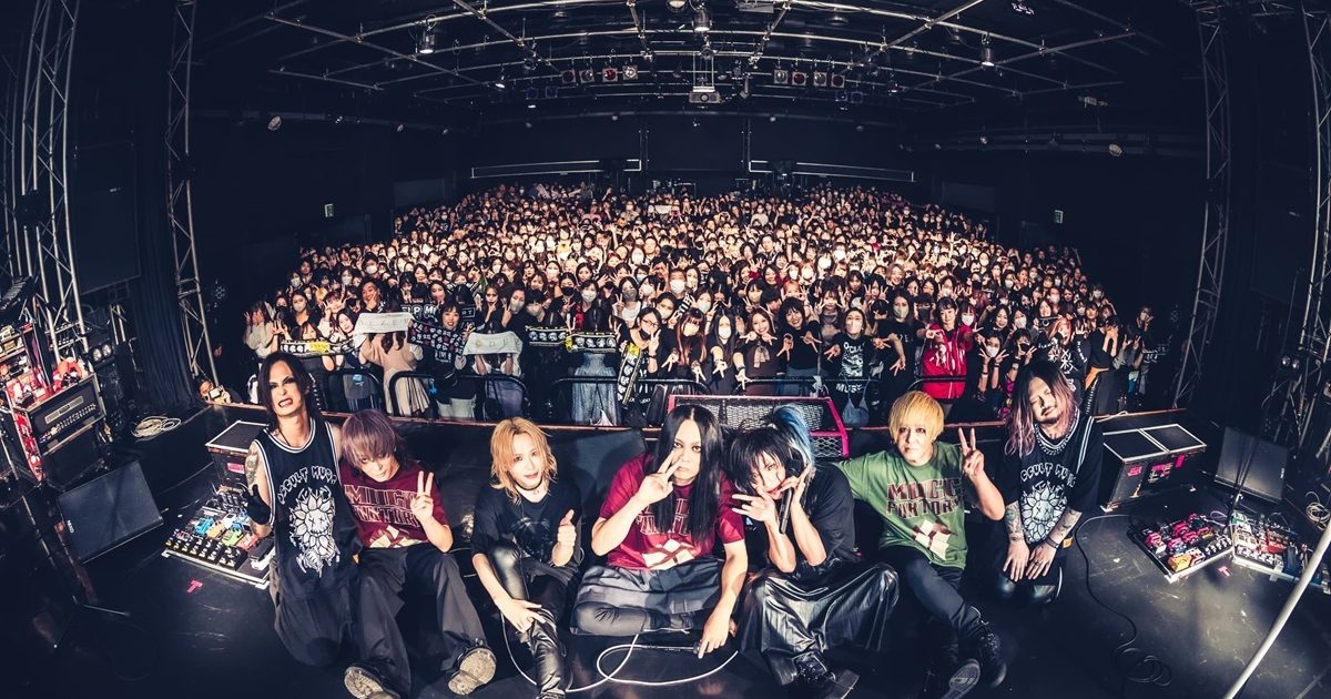 DEZERT×MUCC、真剣勝負で臨む対戦ゲームのようなツーマンライブ公式レポートが到着 | Musicman