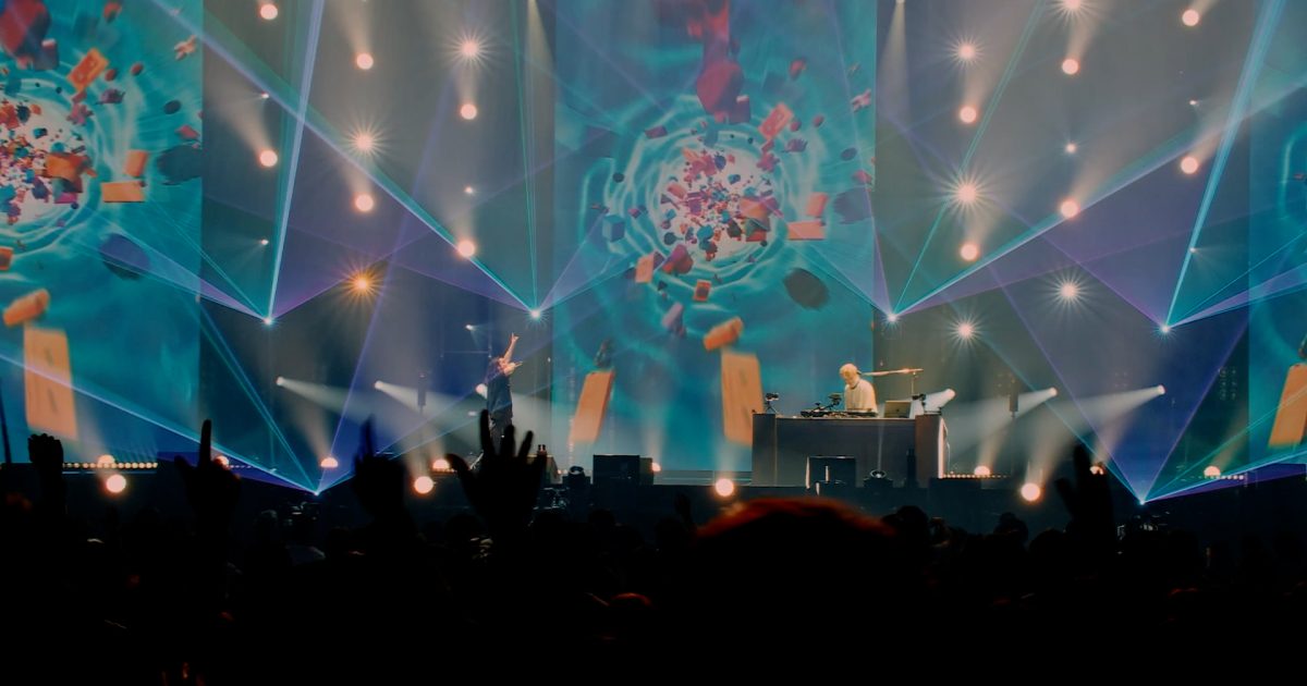 Creepy Nuts、アルバム「LEGION」ライブ盤より「二度寝」映像公開 パッケージは3/12発売 | Musicman