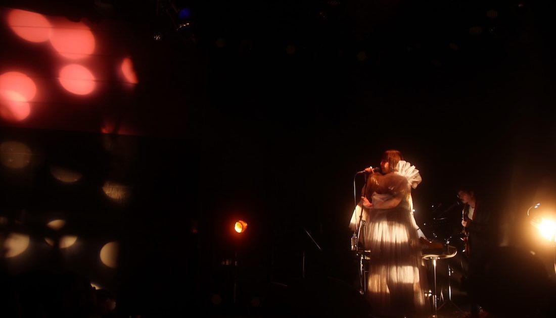 土岐麻子、『Lonely Ghost TOUR / 20th～21st ANNIVERSARY』のオフィシャルレポートが到着 | Musicman