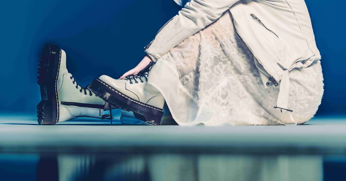 ReoNa、新曲「End of Days」がTVアニメ『アークナイツ【焔燼曙明/RISE FROM EMBER】』OPテーマに決定 | Musicman